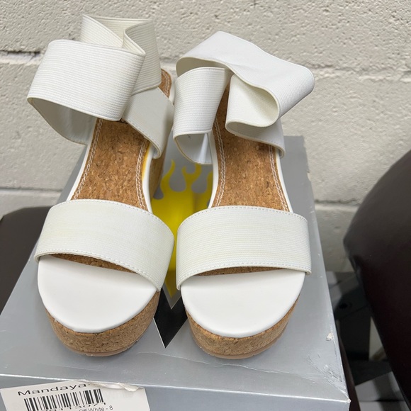 Volatile | Shoes | Volatile Strappy Wedges | Poshmark